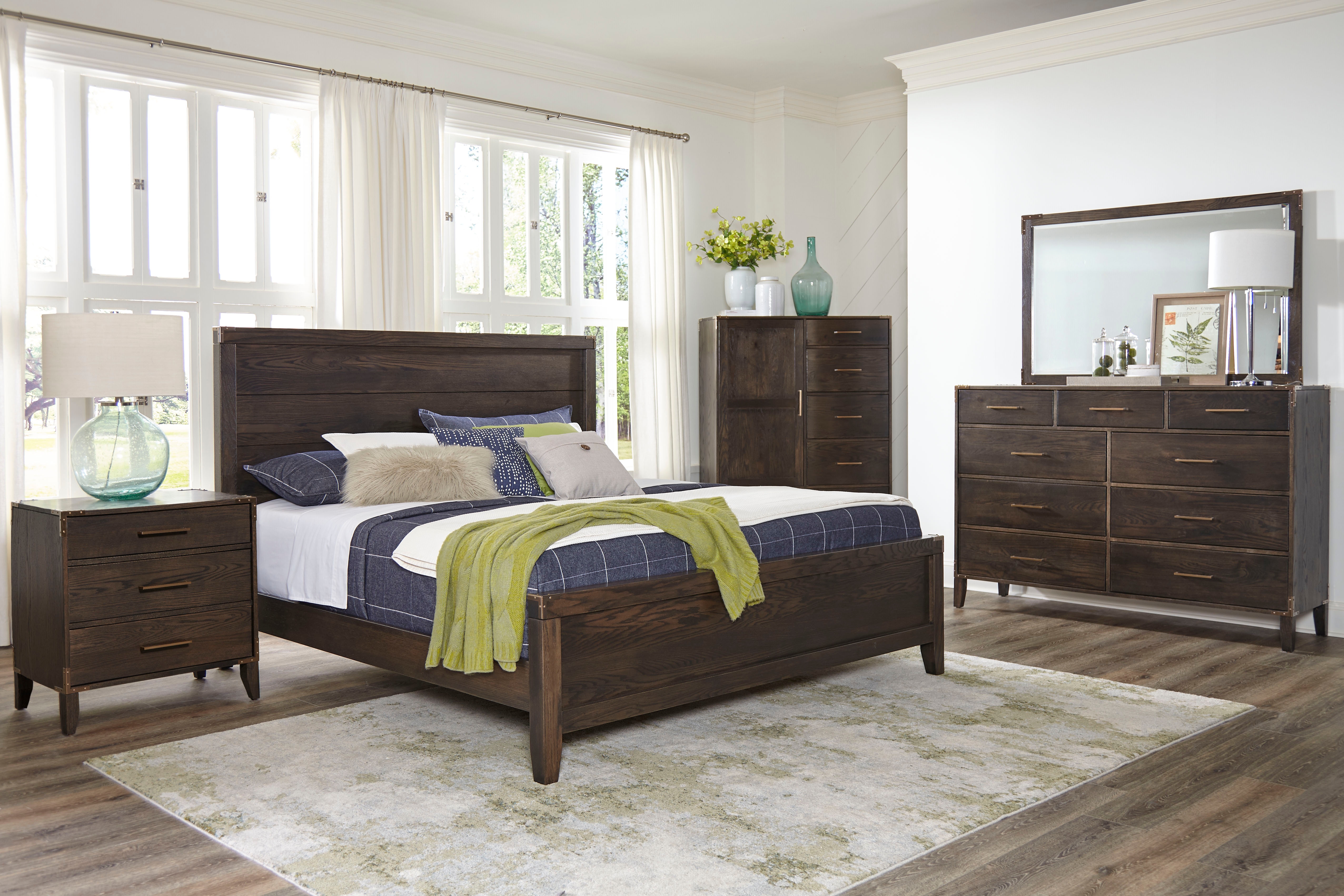 End of bed chest of drawers store